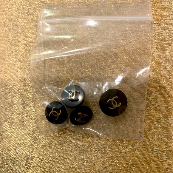 CHANEL | Other | 4 Authentic Chanel Buttons Small And 2 Different ...